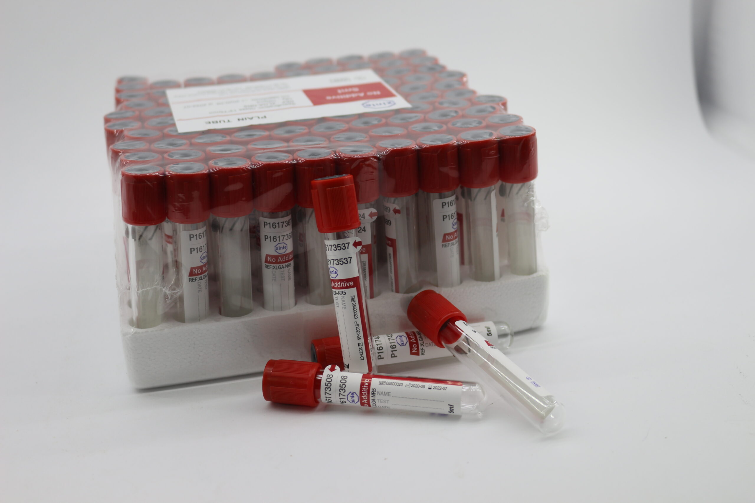 These are plain vacuum blood collection tubes with red tops. - شركة ...